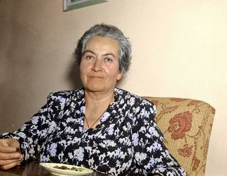9 Poems by Gabriela Mistral About Life, Love, and Death
